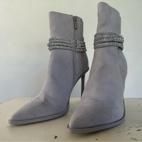 Jennifer Lopez | Shoes | Jlo Jennifer Lopez Veina Silver Gray Boots ...
